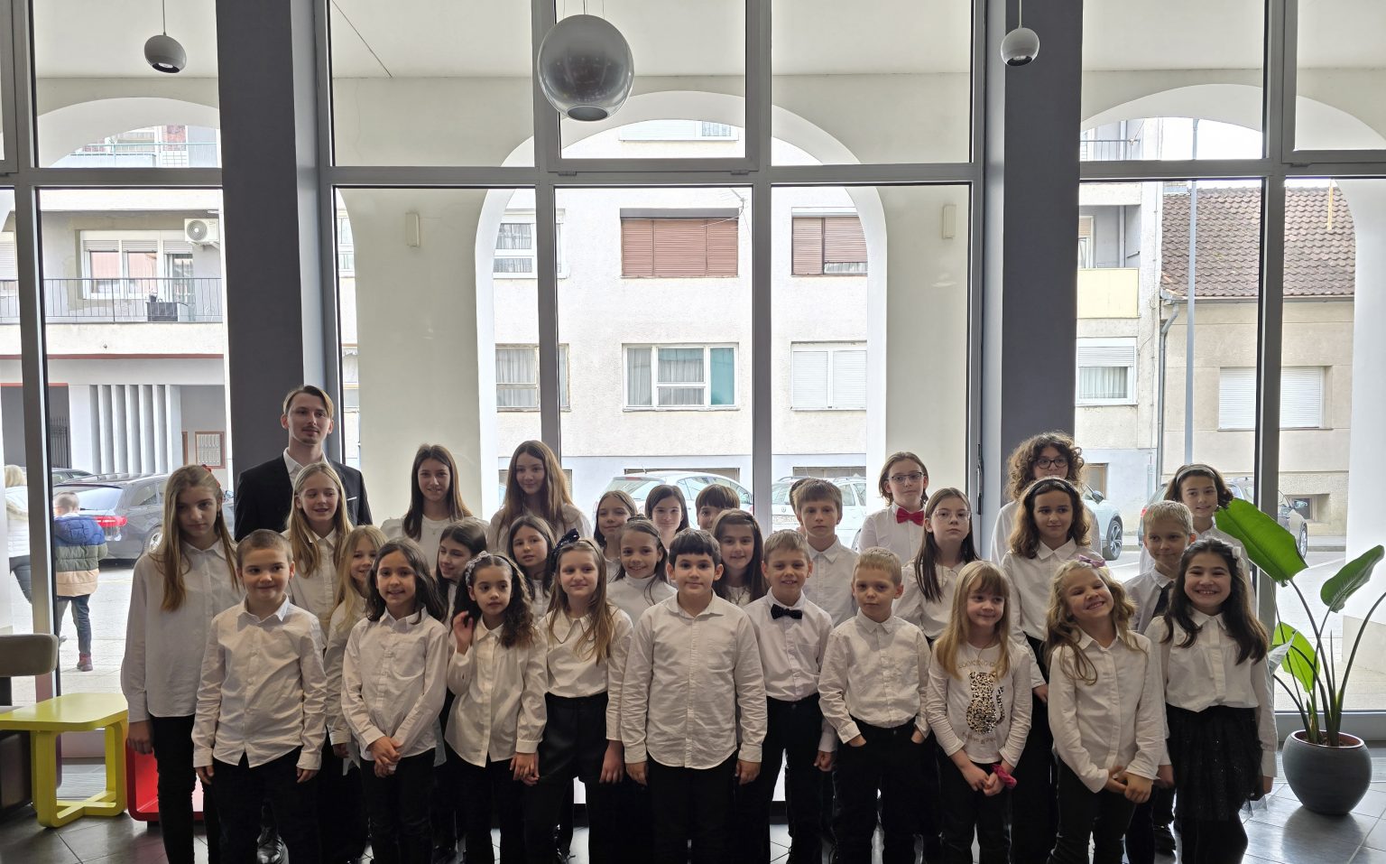 Zbor Zdravo maleni - Hrvatsko narodno kazalište u Šibeniku